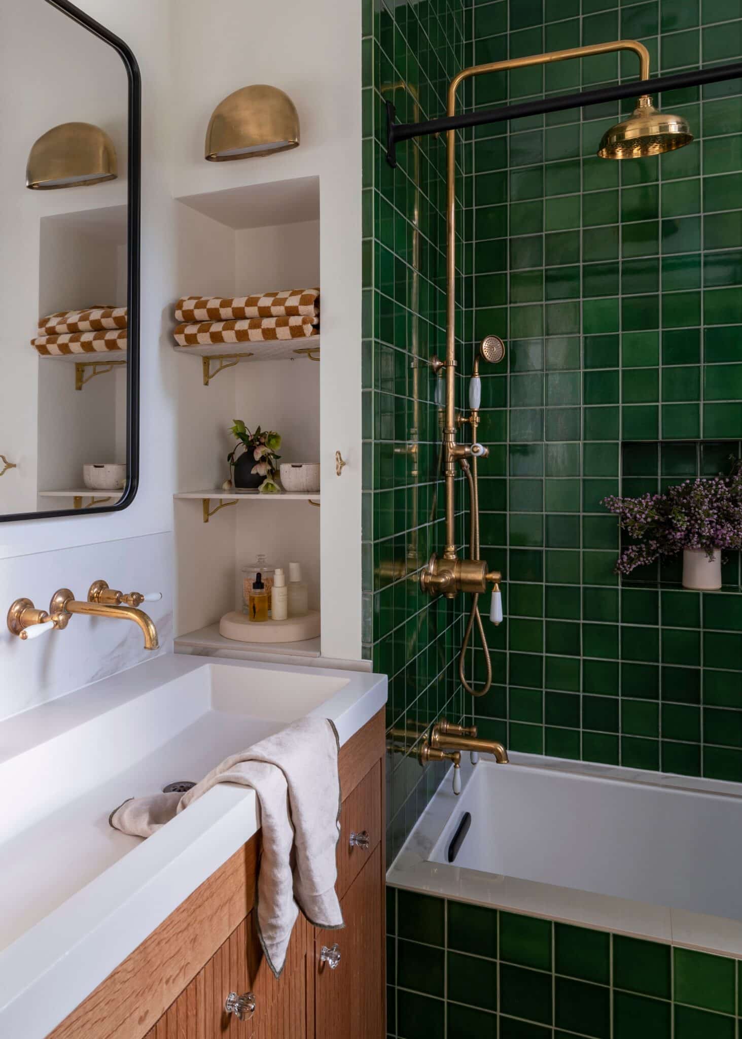 4 Bathroom Design Trends Splashing into 2024's Design